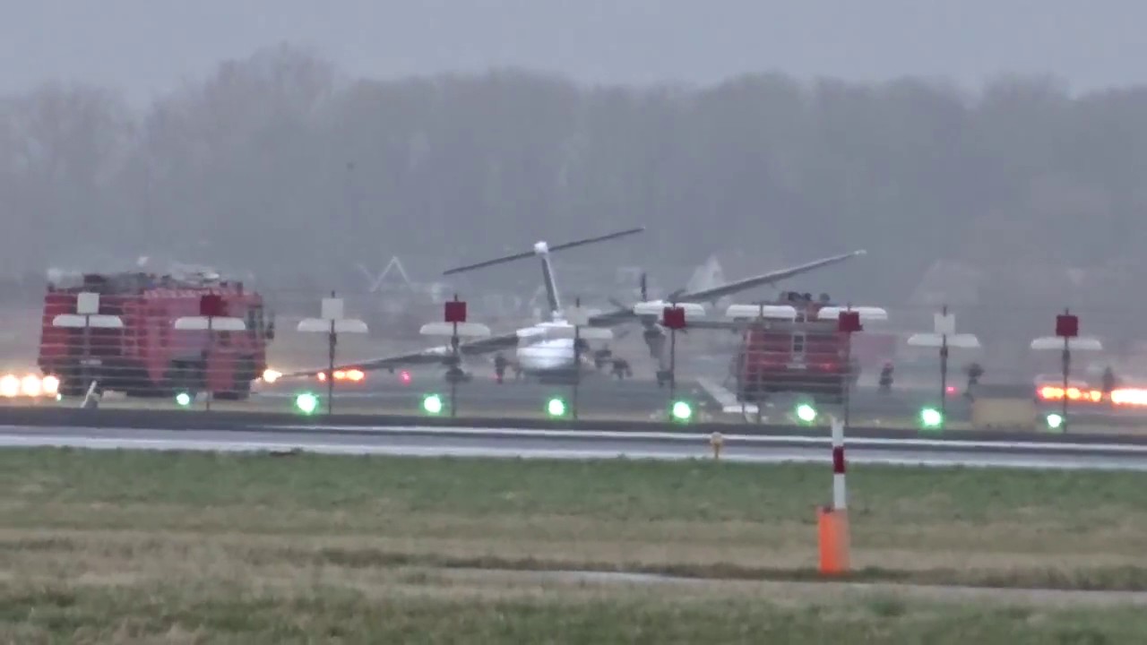 FlyBe dash 8 crash landed @ Amsterdam Schiphol Airport - YouTube