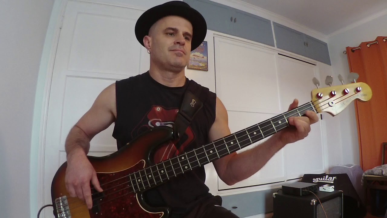 Moonage Daydream David Bowie (Jesse Stern Bass Line) - YouTube