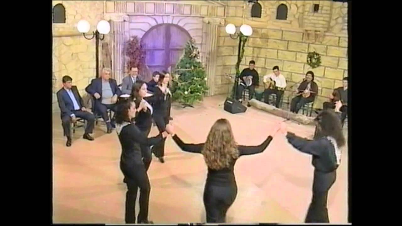 Χανιώτης από το χορευτικό συγκρότημα της σχολής του Δημήτρη Μαυρόκωστα ...