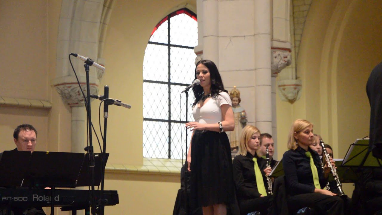 Laura Aussems - Skyfall - YouTube