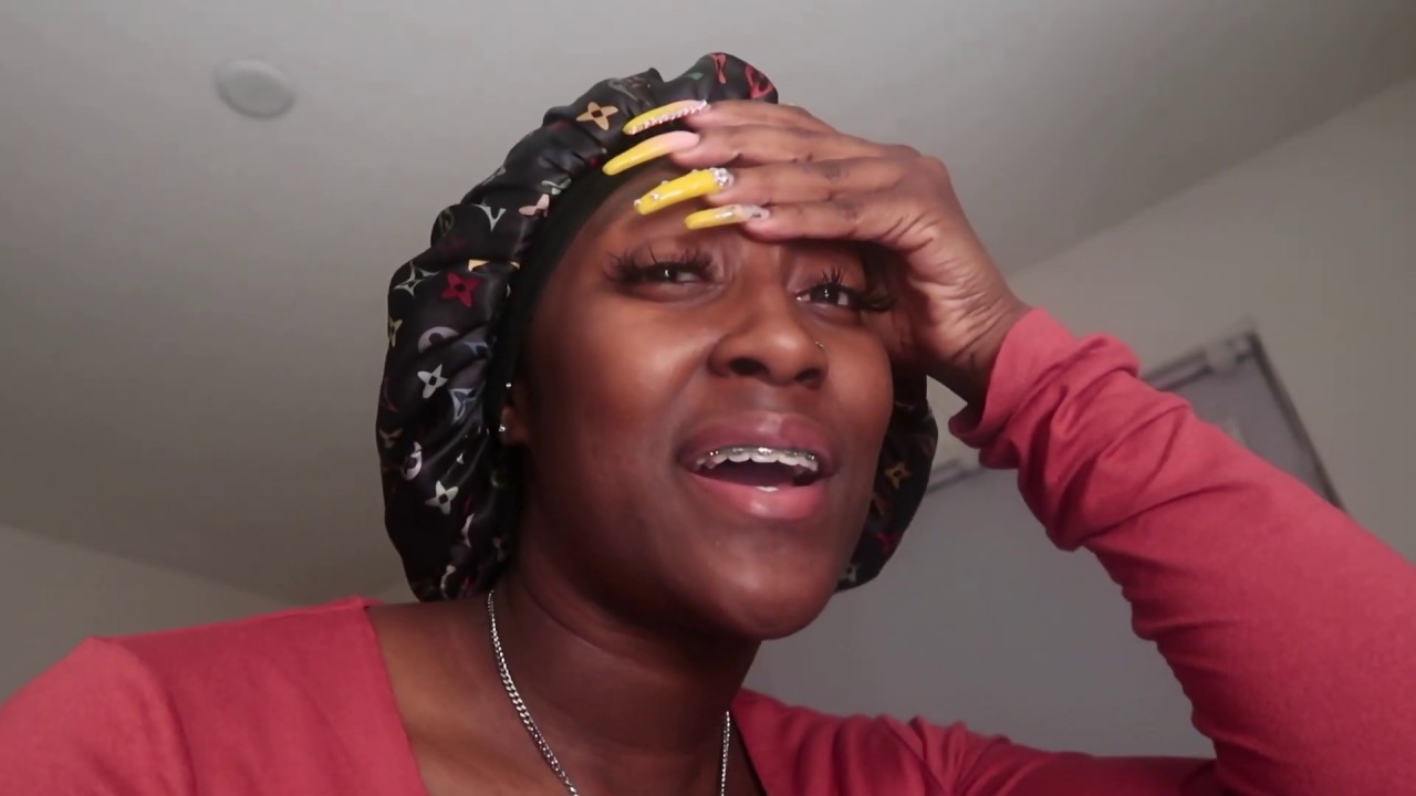 I ACCIDENTLY SUPER GLUED MY LIPS TOGETHER!!! ( VLOGTOBER DAY 3 ) - YouTube