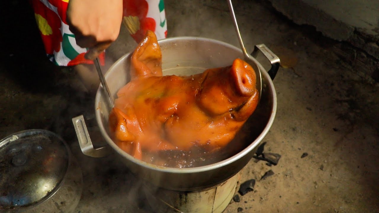 Roasted Pig's Head Cooking - Pig's Head Stew - Cooking With Sros - YouTube