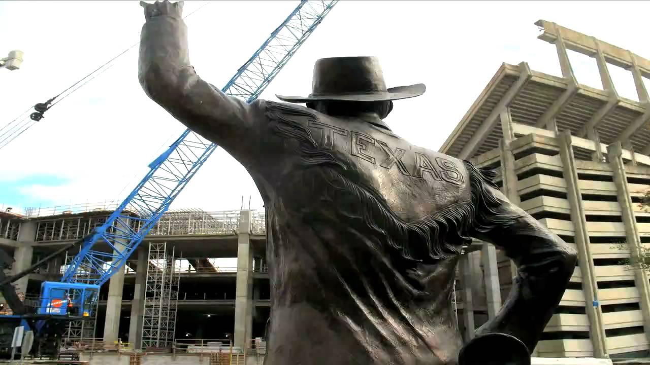 Photo Time Lapse - University of Texas Longhorn Football DKR Memorial ...