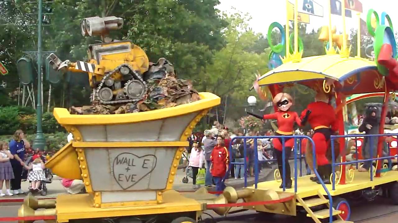 Disney : le petit train de Minnie et ses amis - YouTube