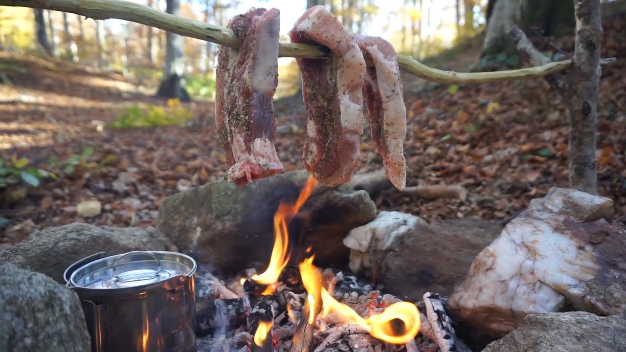Solo Bushcraft-alone in the wilderness - YouTube