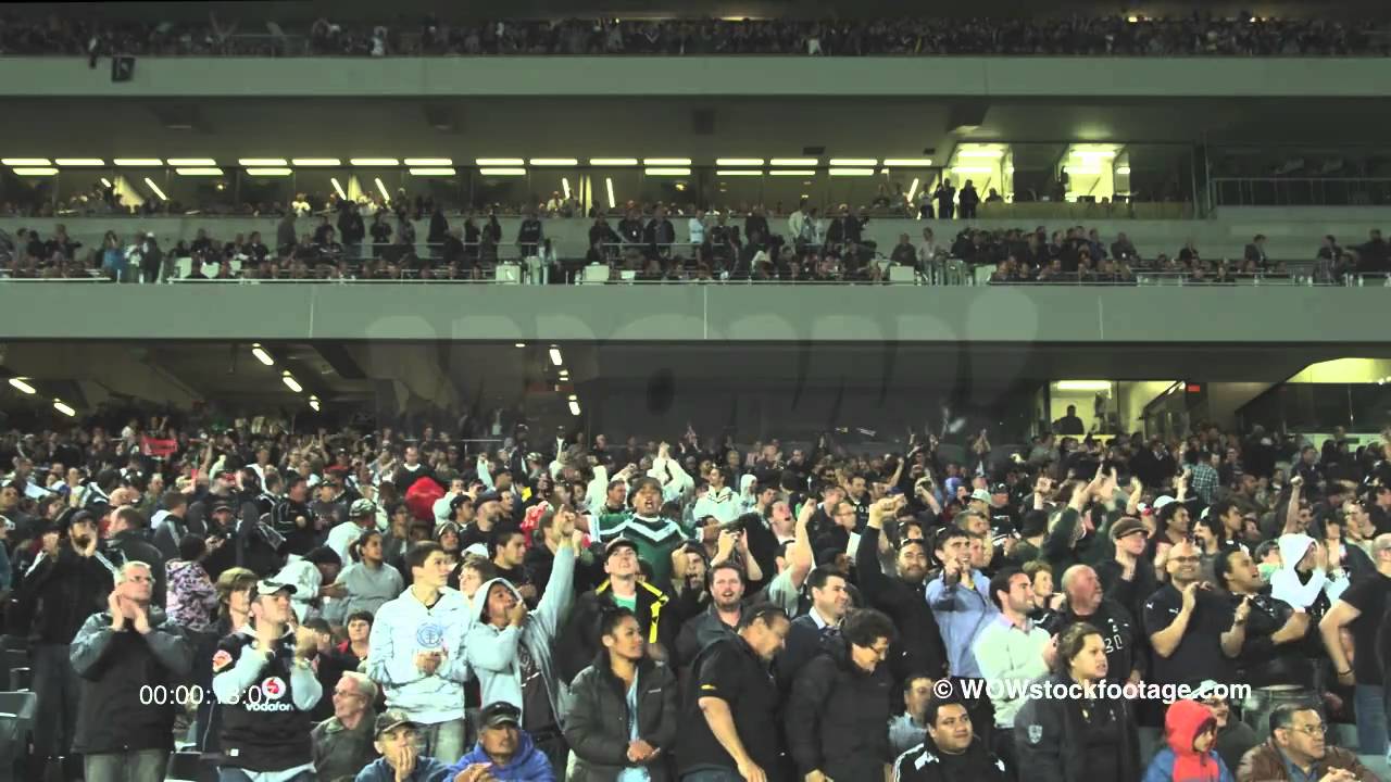 Rugby league fans cheering SF1387 - YouTube