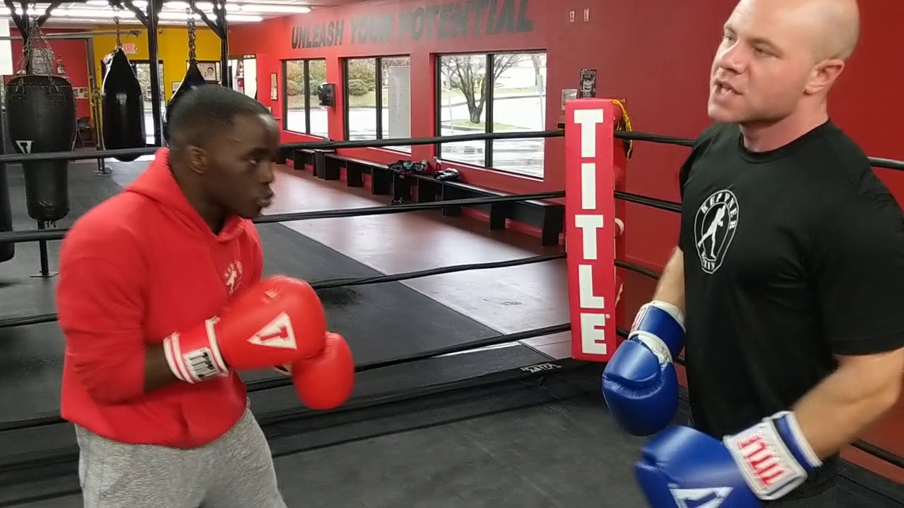 How To Box: Adjusting Your Movement According To Your Opponent! - YouTube