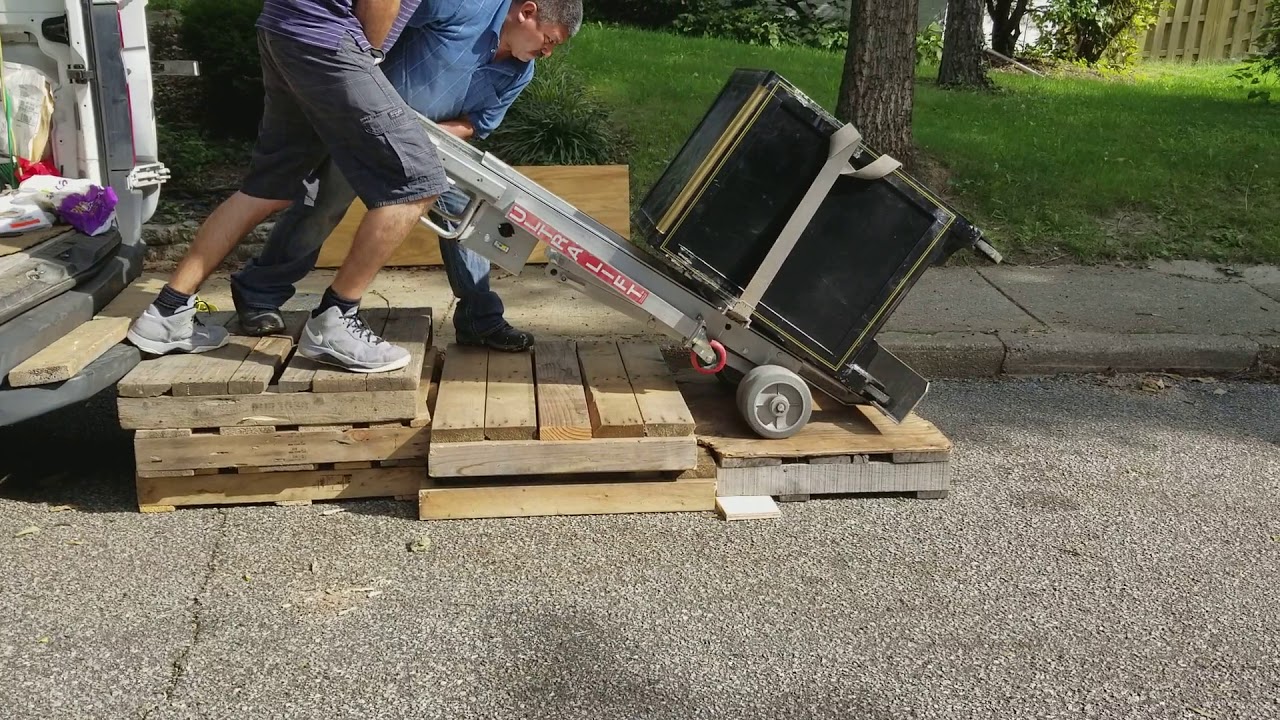 Moving a heavy safe: The Pros at Advanced Security Safe and Lock - YouTube