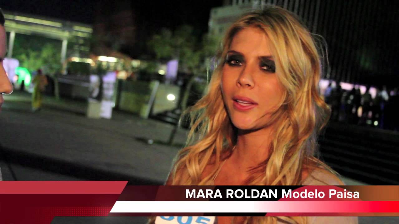 Mara Roldan Mara Roldan FELIZ SEMANA ☀💙💙 Camila Swimwear