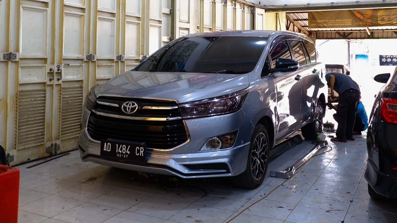Innova Reborn || TRD Model - YouTube