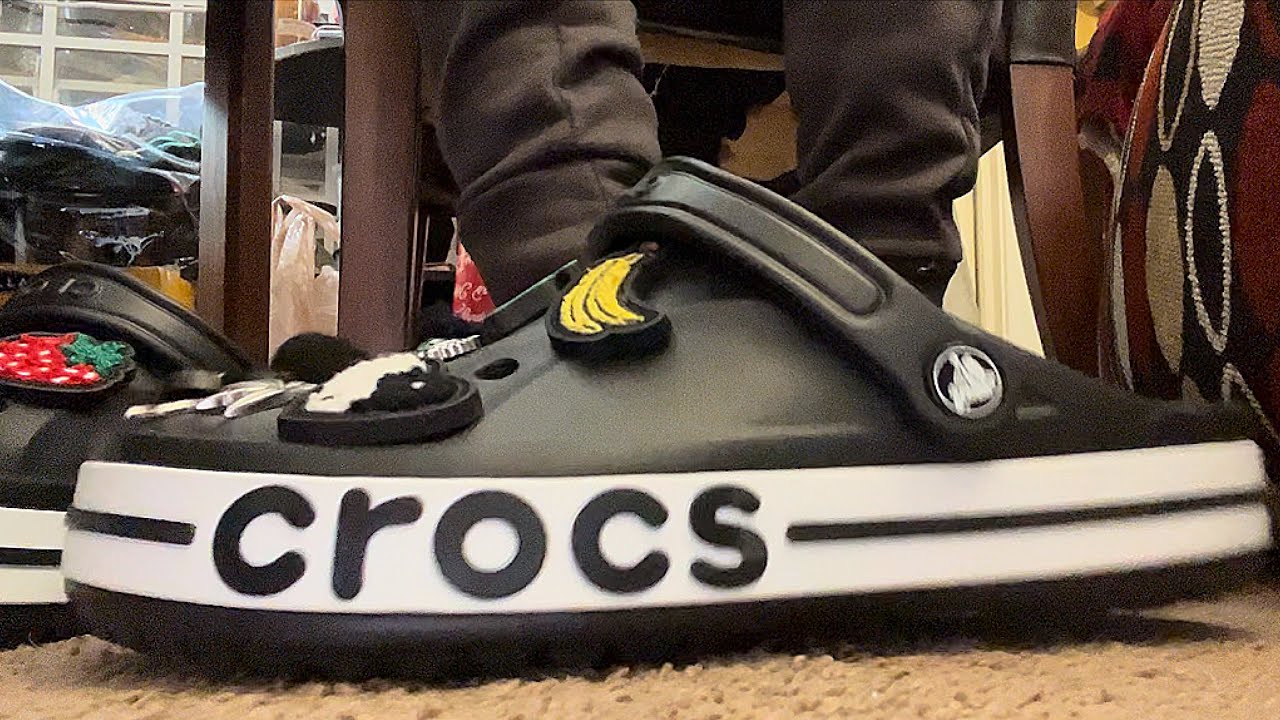 Bayaband Crocs Shoeplay + Mismatch Socks #soles #feet #shoeplay #toewiggles #mismatchsocks # ...