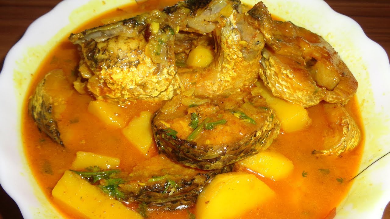 শোল মাছের ঝোল রেসিপি ।। Macher jhol ।। Easy fish curry recipe ...