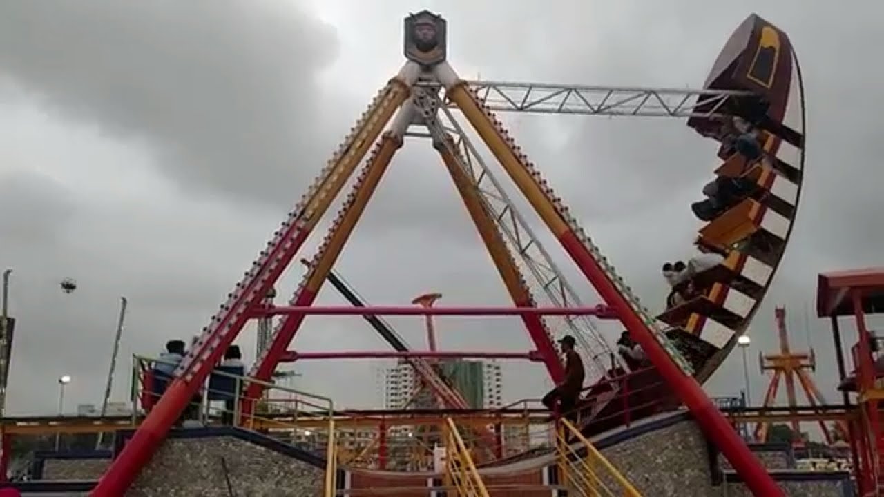 Swinging Boat Ride Askari Park Amusement Park Karachi Pakistan Amazing ...