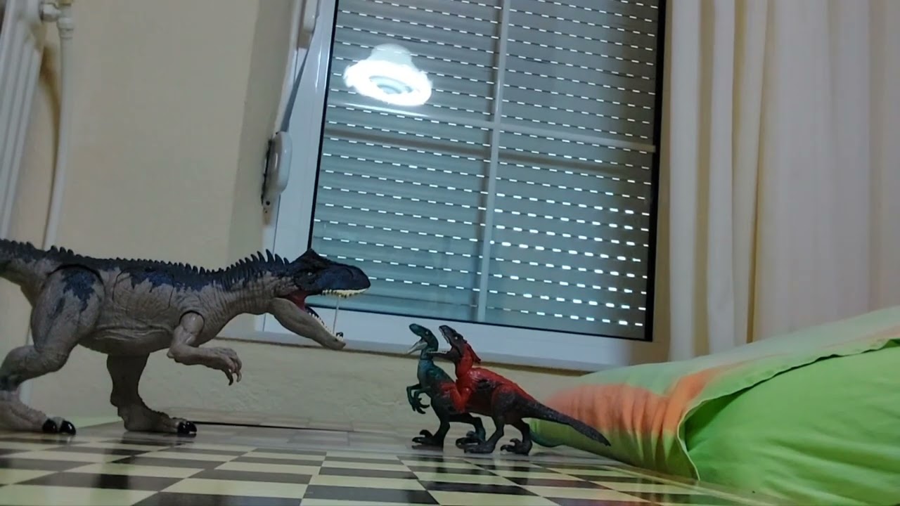 Velociraptor+Pyroraptor vs Allosaurus - YouTube