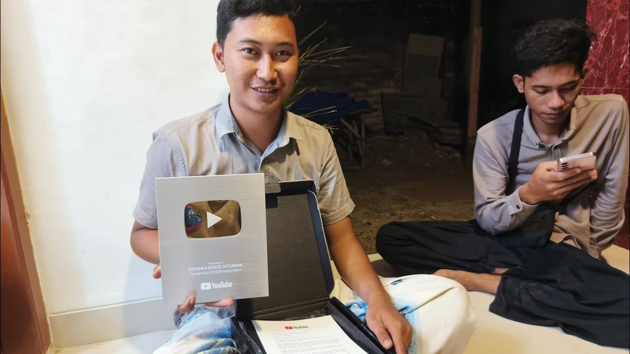 Unboxing silver play button Mas devanka. - YouTube