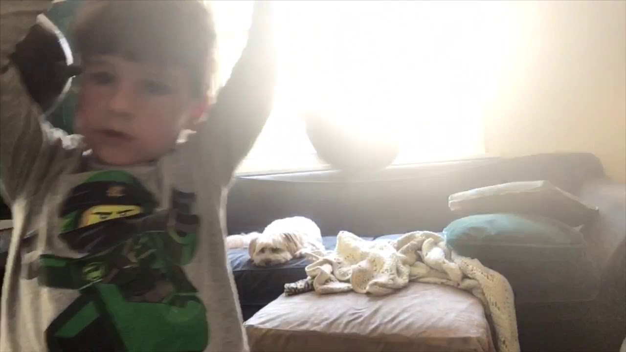 How to Build a Tiny Pillow Fort and a Small Pillow Fort - YouTube