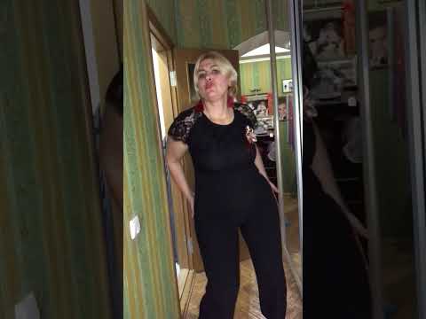 Hot Woman shaking her body / voltran kind