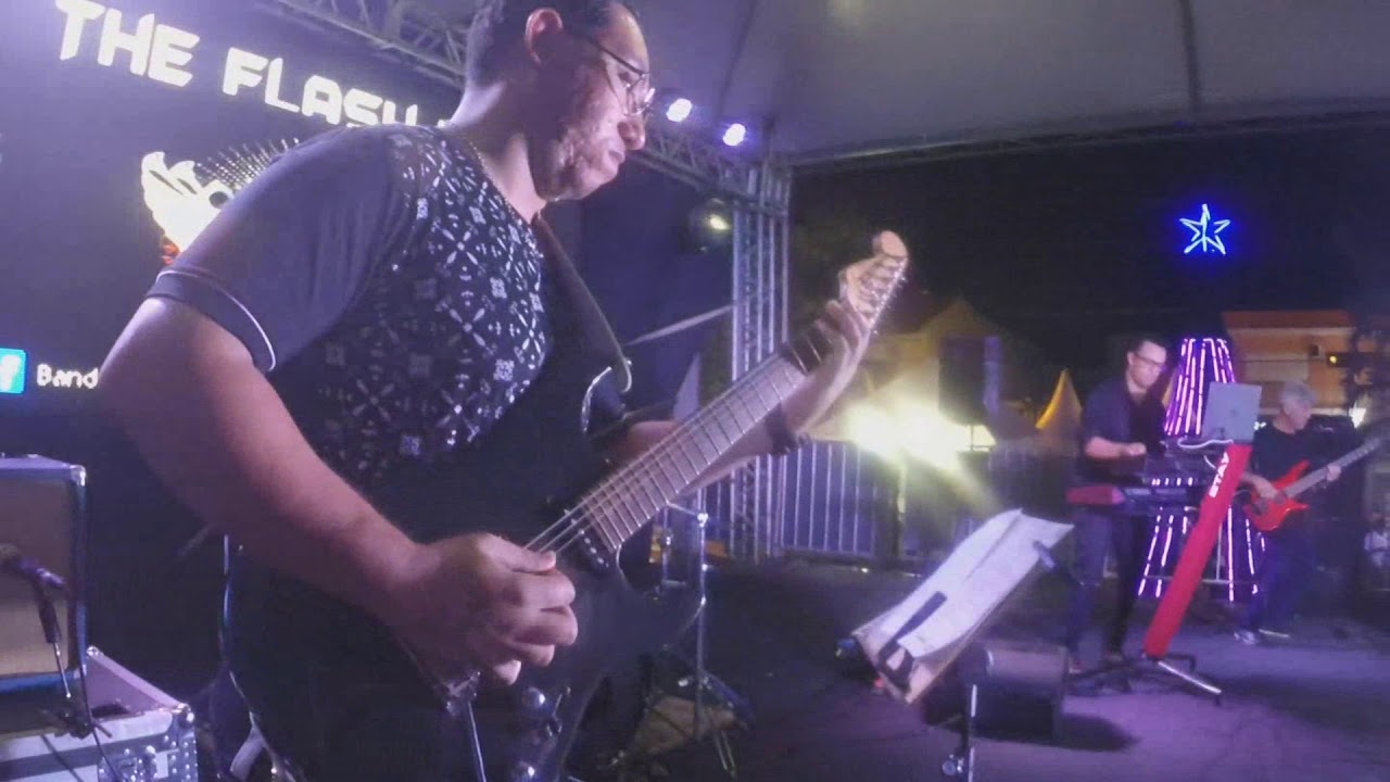 Banda The Flash Music - Show! - YouTube