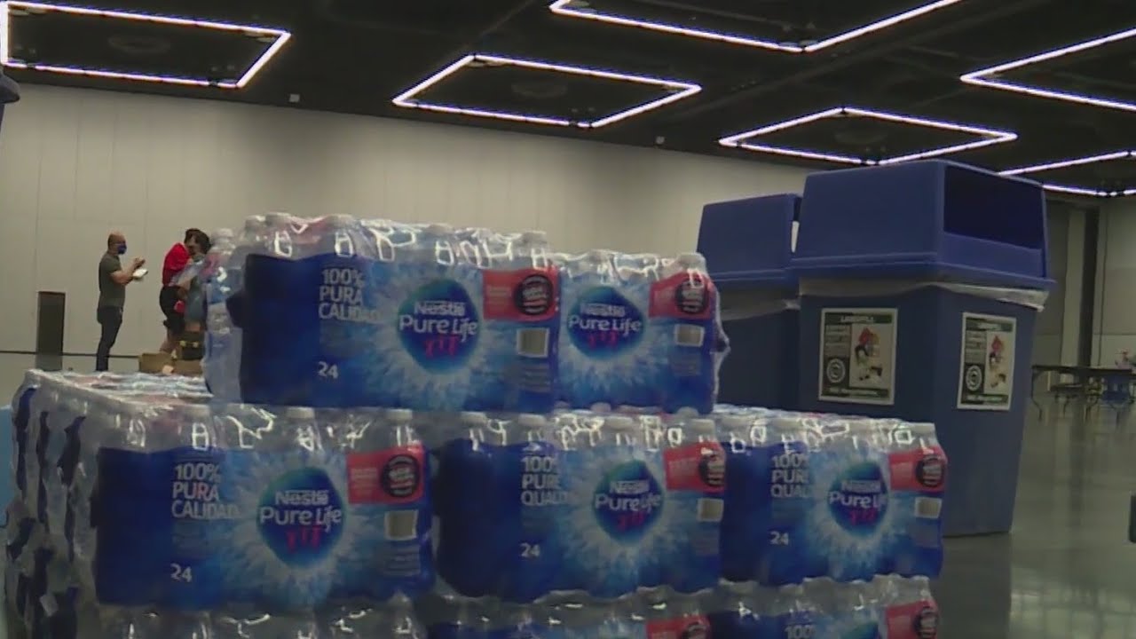 Cooling centers open as heat wave arrives - YouTube