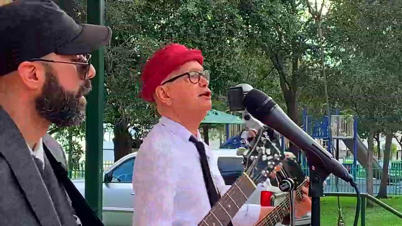 The Magellan Stompers Live Buskerfest Miami - YouTube