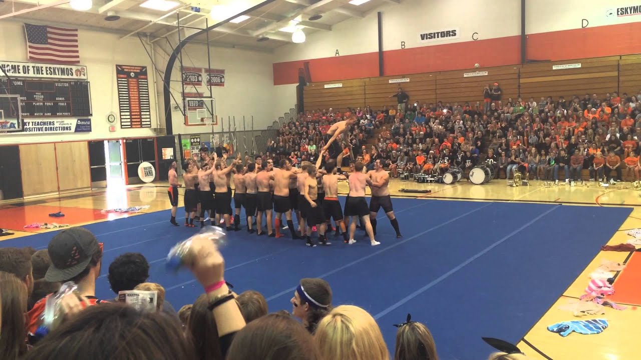 Senior Boys Cheer - EHS Homecoming 2014 - YouTube