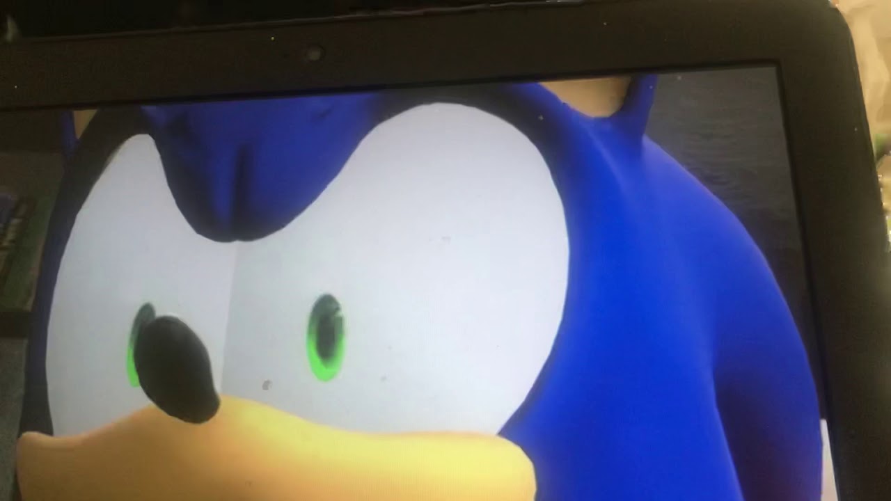 Sonic takes off his gloves 🧤 - YouTube
