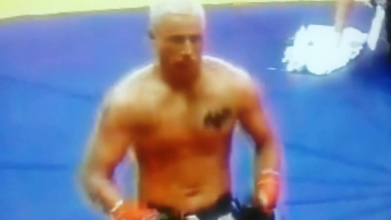 Manny Reyes Jr. Karate in MMA - YouTube