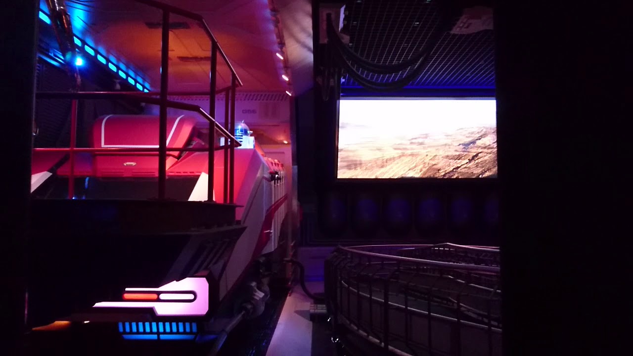 Star Tours Ride Queue Line At Disneyland, Paris - YouTube