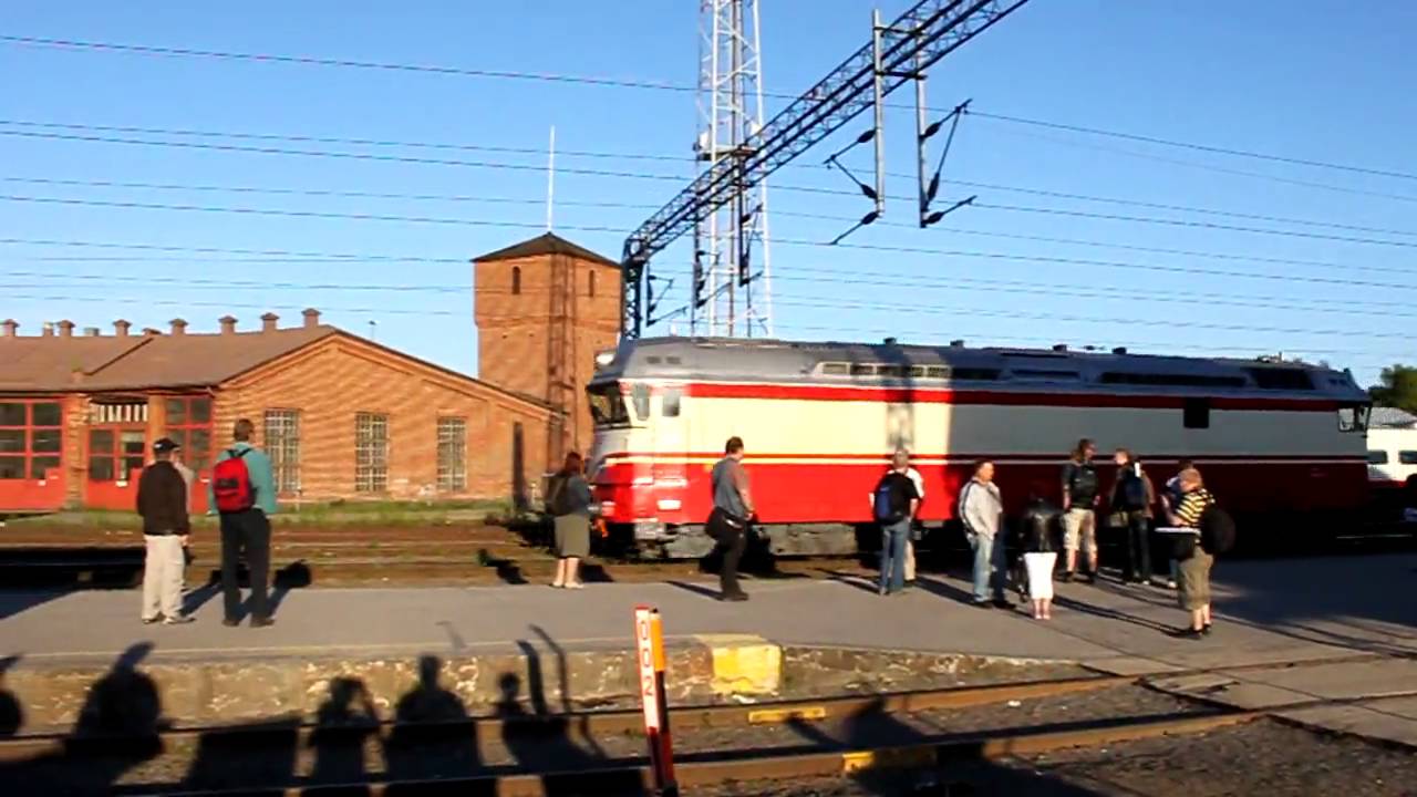 Dr13. Veturi Joensuun asemalla. - YouTube