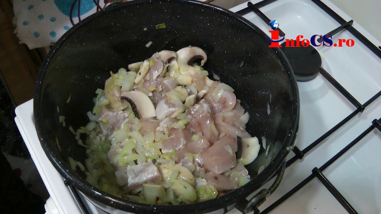 Reteta piept de pui cu ciuperci si dovlecel cu spagheti sigla - YouTube