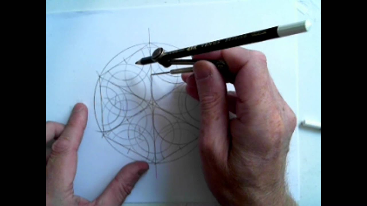 Celtic Design 19 (six linked trefoils - produced geometrically) - YouTube
