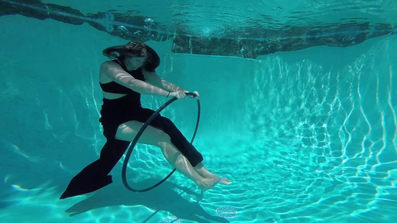 Underwater Hula Hoop Flow - YouTube