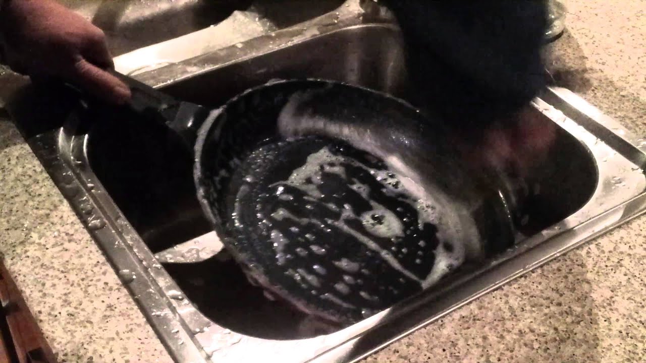 washing your Non-stick cookware. - YouTube