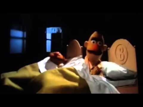 Bert en Ernie scheet in bed...serieus?