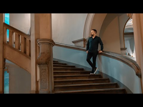 ÖZGÜR AYAZ SENİN KAFAN MI GÜZEL