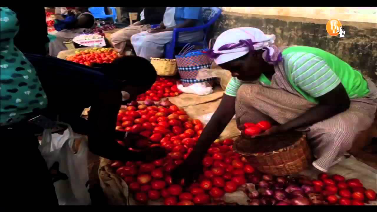 Luanda market traders decry high rates - YouTube
