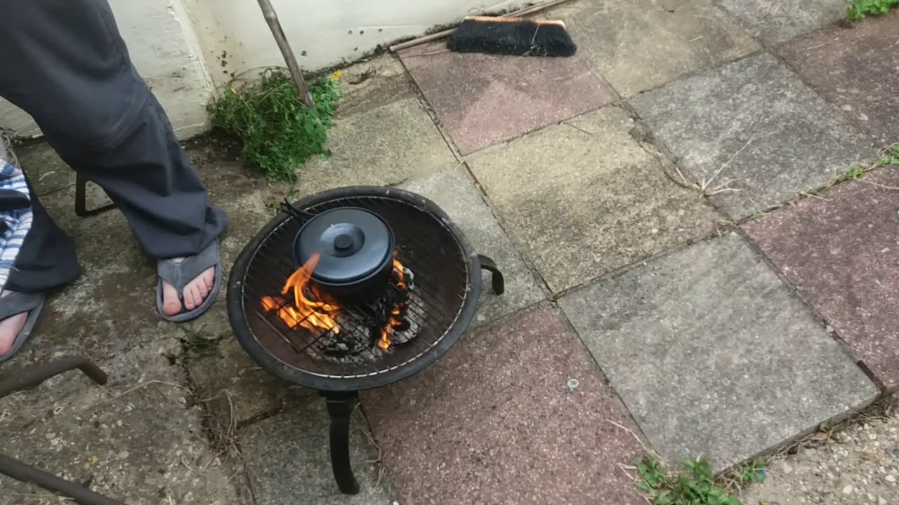 Cooking with Lone Wolf, campfire stew - YouTube