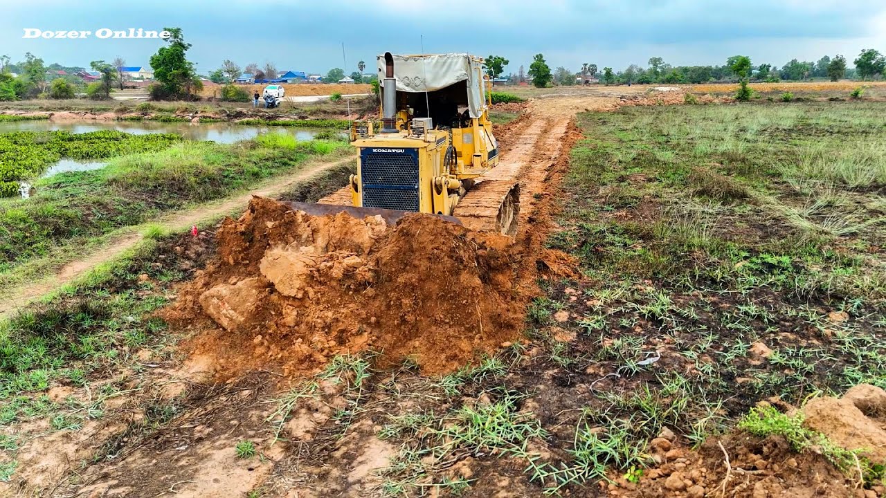 Amazing Expert Dozer Komatsu Plow Land Dropped In Pond And Cutting ...