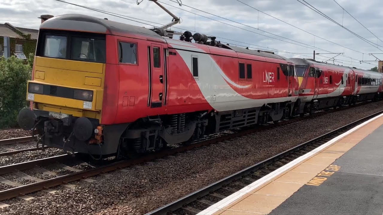 *Blunt Class 91 Leading* Trains At: Retford (28/04/19) - YouTube