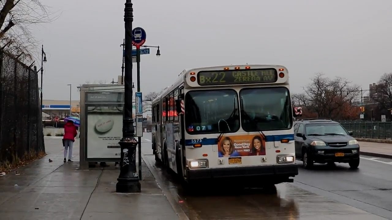 MTA New York City Bus: 2002 New Flyer D60HF Articulated #5573 on the ...