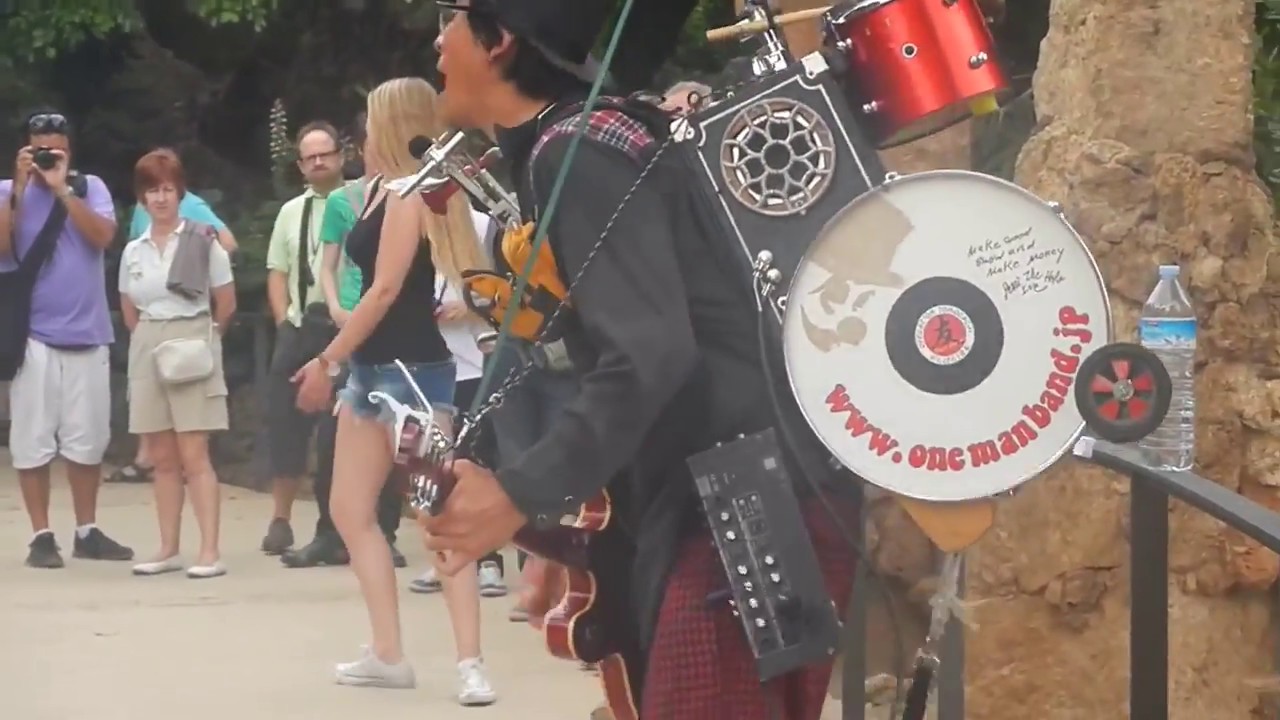 Funny Tombow the One man band Sings John lennon Imagine in Barcelona ...