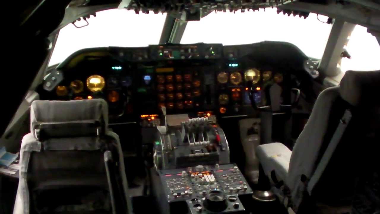 Boeing 747-100 Cockpit (F-BPVJ) - YouTube