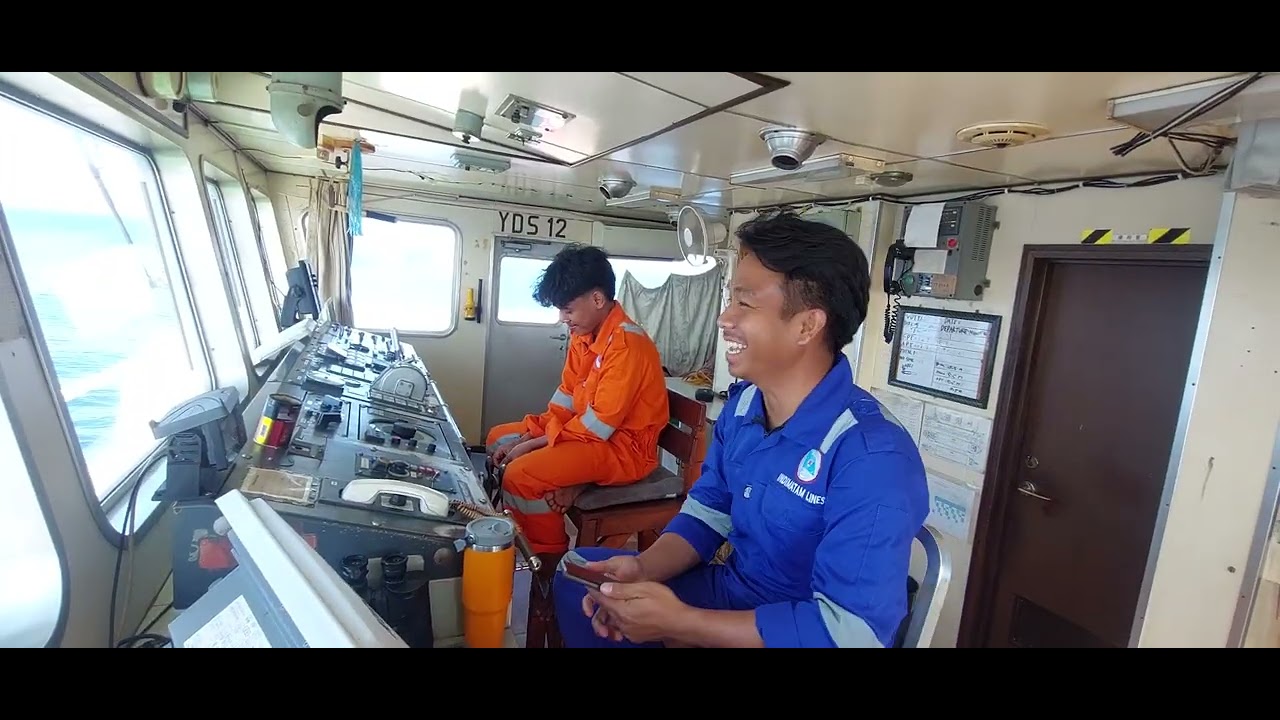 Laut Harmahera||Pelayaran Manokwari-Tobelo - YouTube