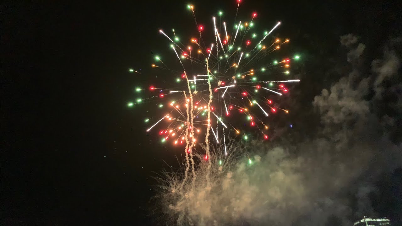 Vivid Sydney 2019 Robot Spaceland & Fireworks - May 24 (7:40pm) - YouTube