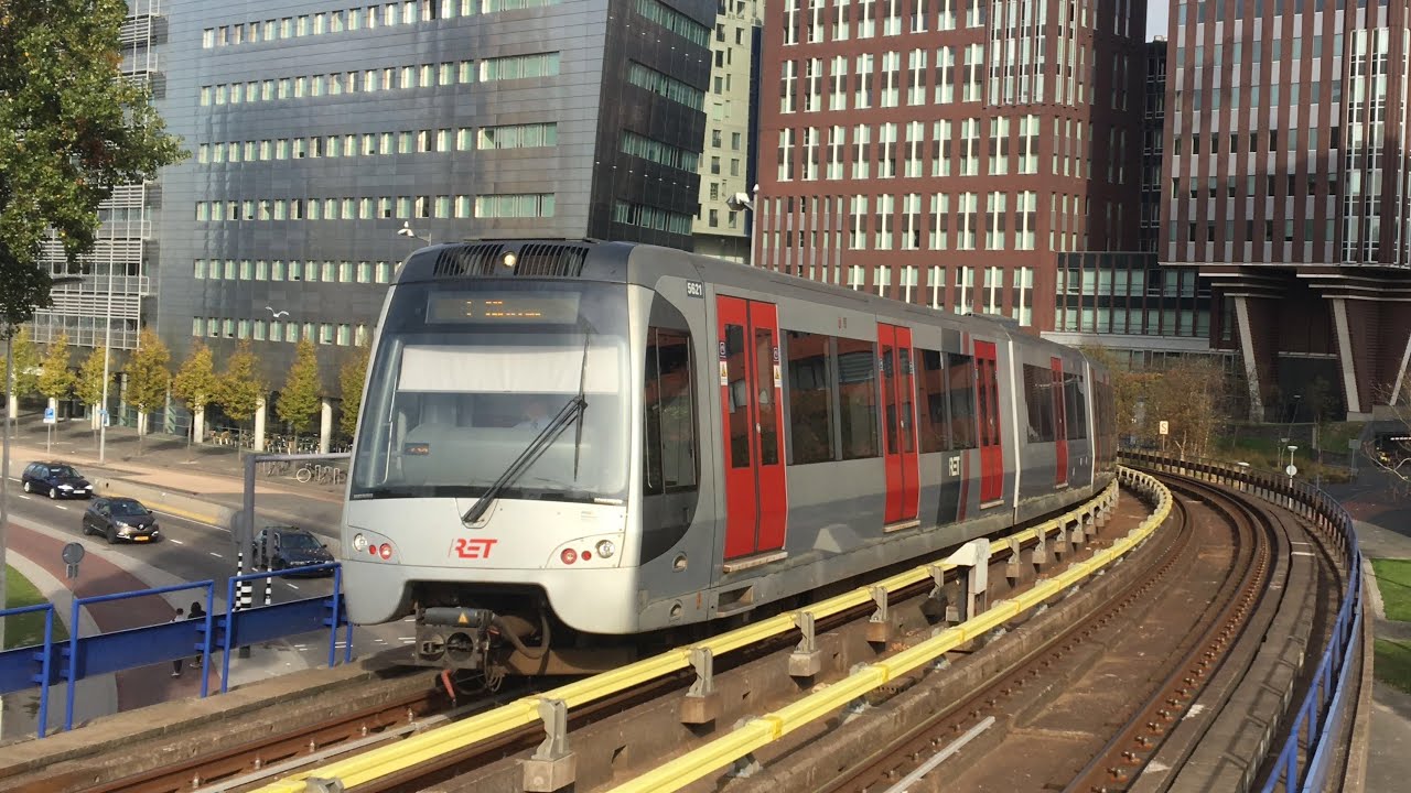 RET Metro E komt aan te Rijnhaven! - YouTube