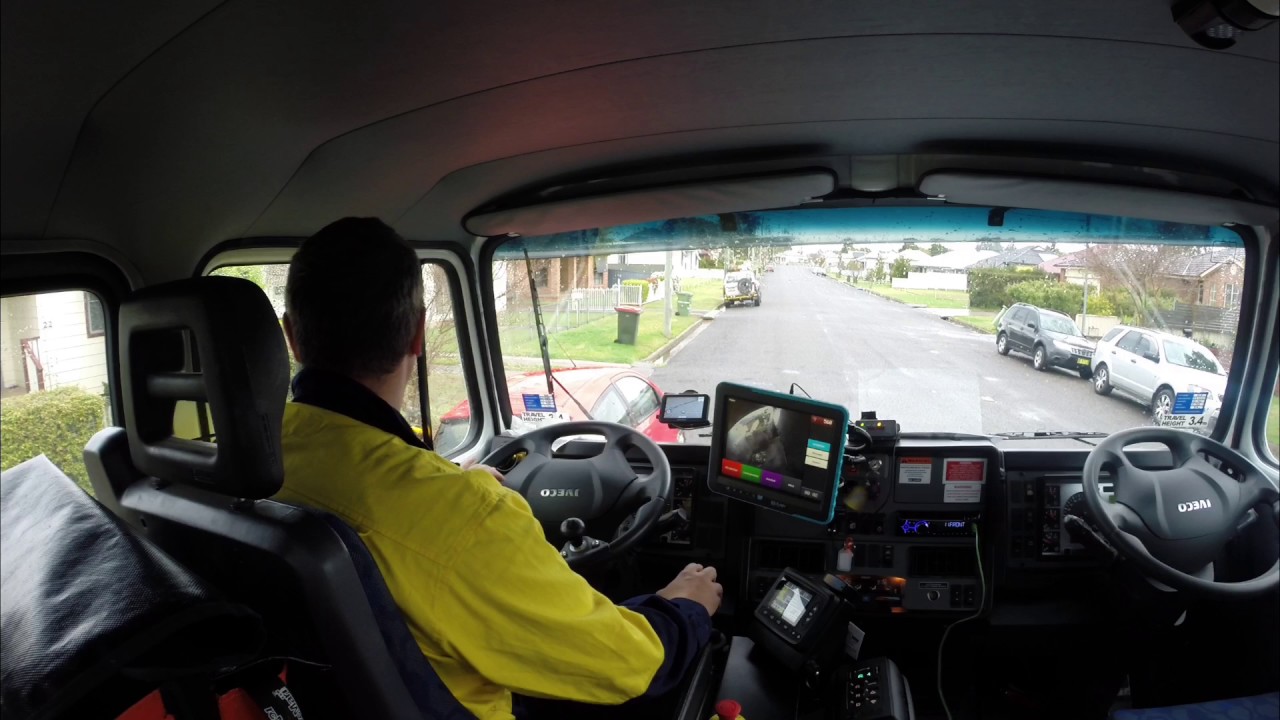 IVECCO/SUPERIOR PAK in cab view picking up bins - YouTube