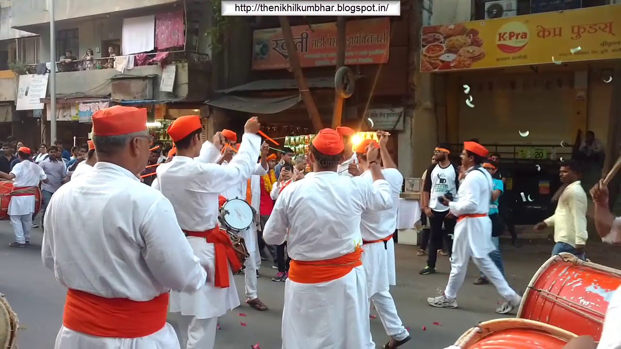 Ganpati Visarjan Miravnuk in Pune 2017 || Vimalabai Prashala Dhol Tasha ...