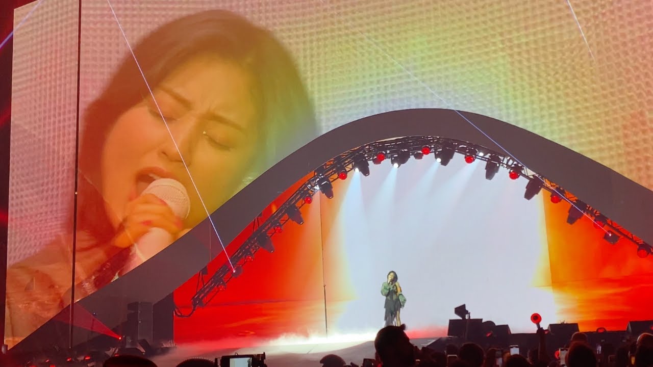 TWICE Jihyo Solo Stage (Nightmare) - TWICE 5th World Tour “Ready To Be ...