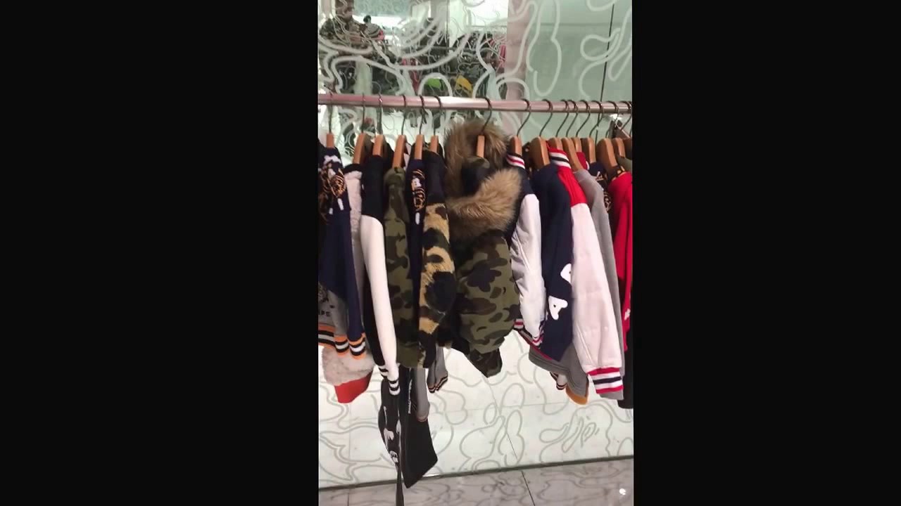 Raw VLOG @ Bathing Ape (BAPE) Store in Shibuya, Tokyo! Ain't no thrift ...