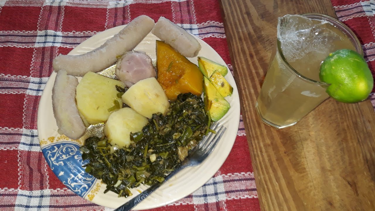 Cooking my callaloo with some natural food - YouTube